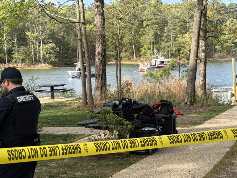 York-Poquoson Sheriff’s Office investigates submerged vehicle