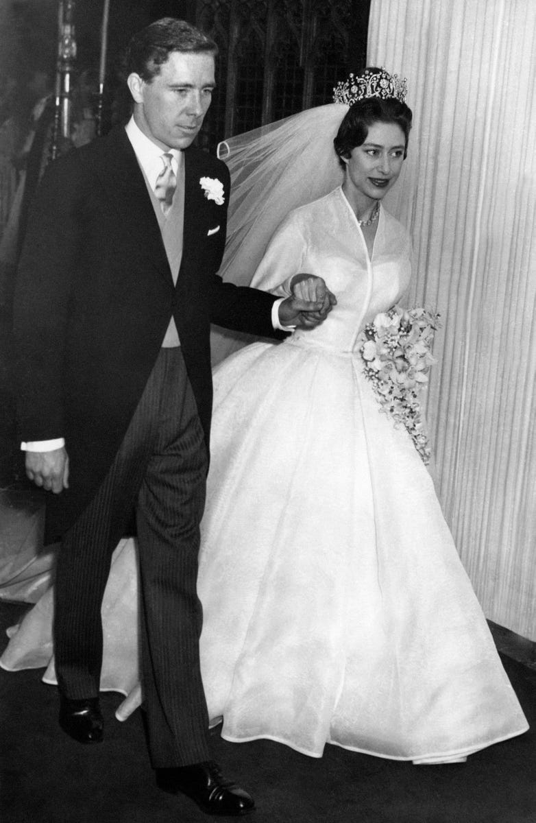 The sentimental story behind Queen Elizabeth's unexpected dress for ...