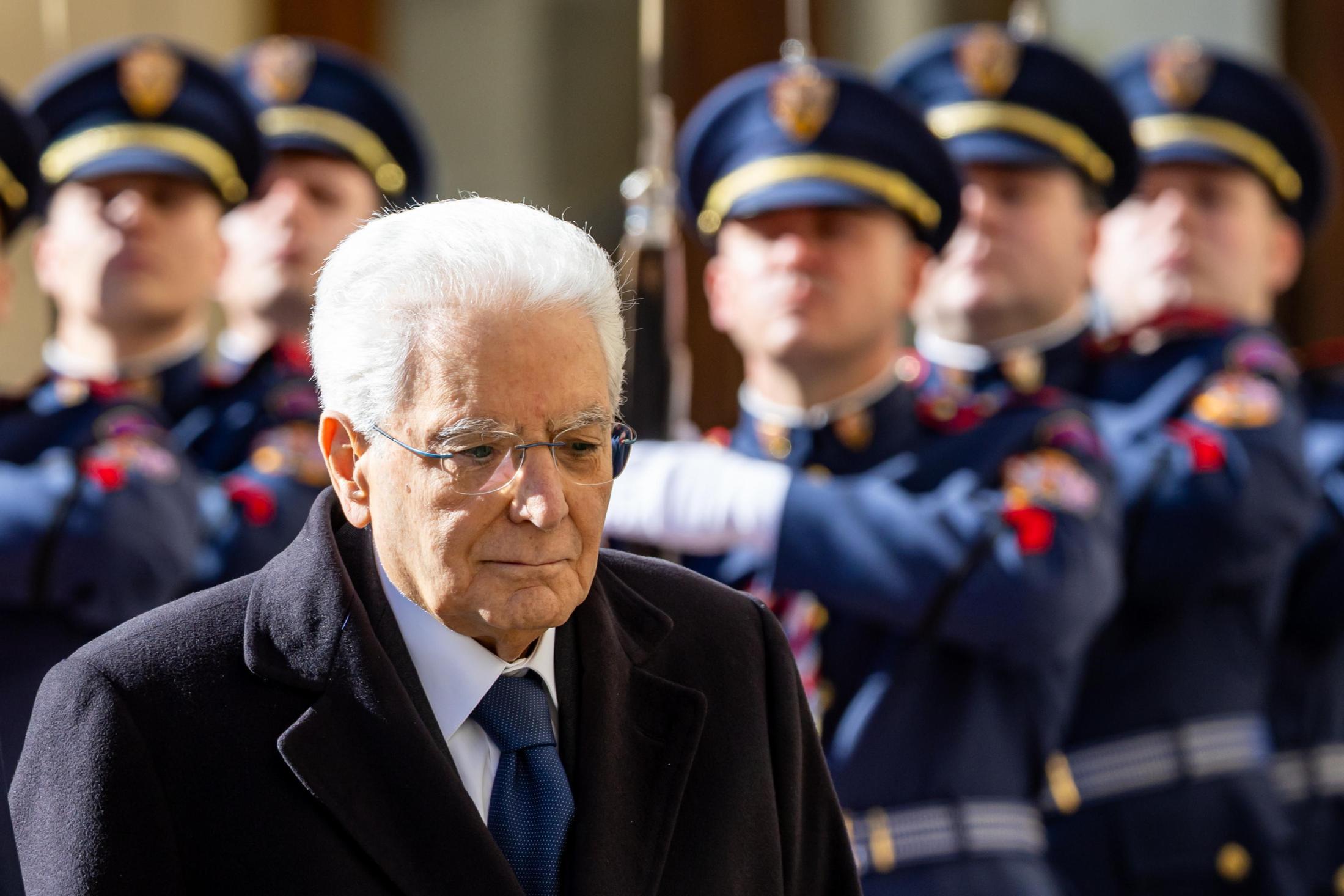 Mattarella, da paesi non belligeranti contributi importanti alla NATO