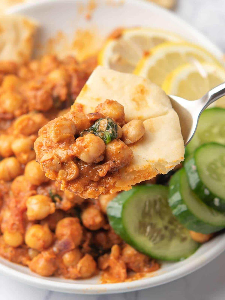 Harissa Chickpeas with Caramalized Onion