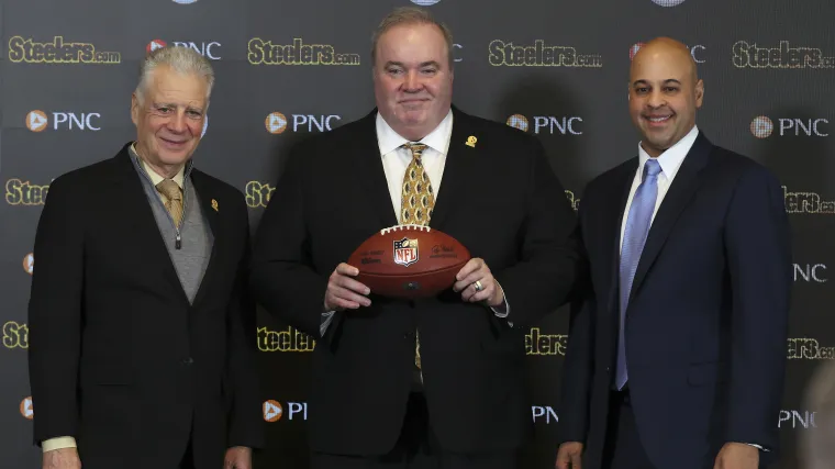 NFL analyst explains why 'complacent' Steelers re-signing Aaron Rodgers ...