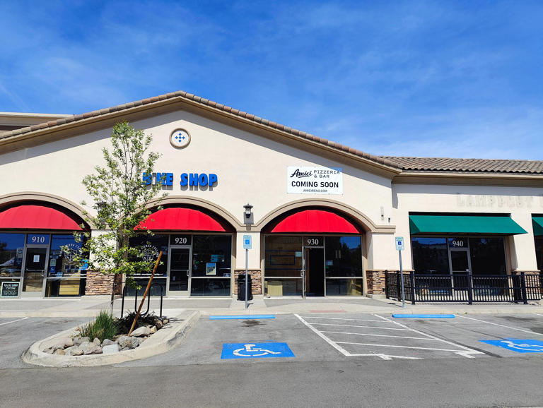 Amici Pizzeria and Bar opens at former Lamppost Pizza spot in Reno
