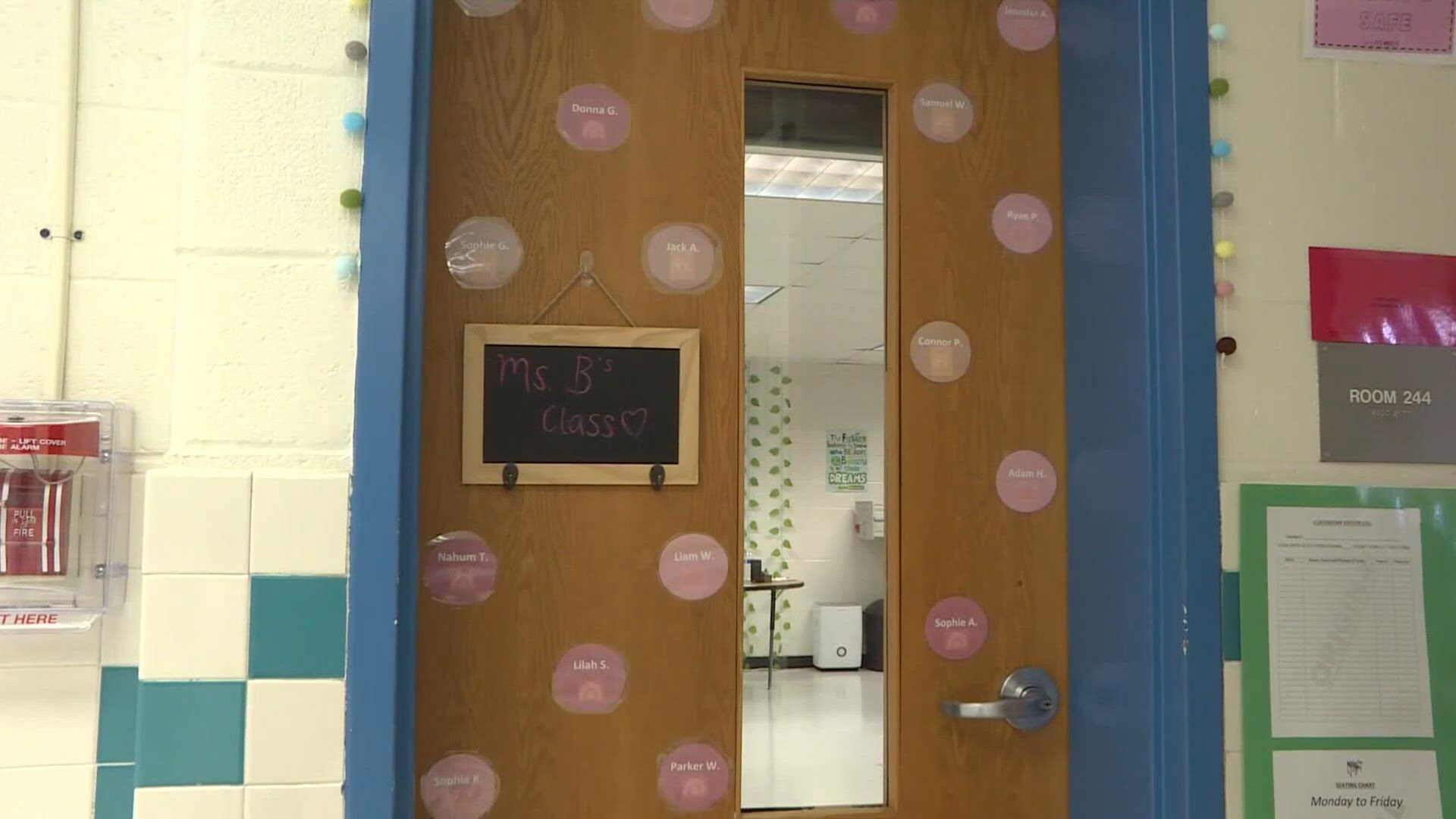 School board considers limiting technology in the classroom for Fairfax ...