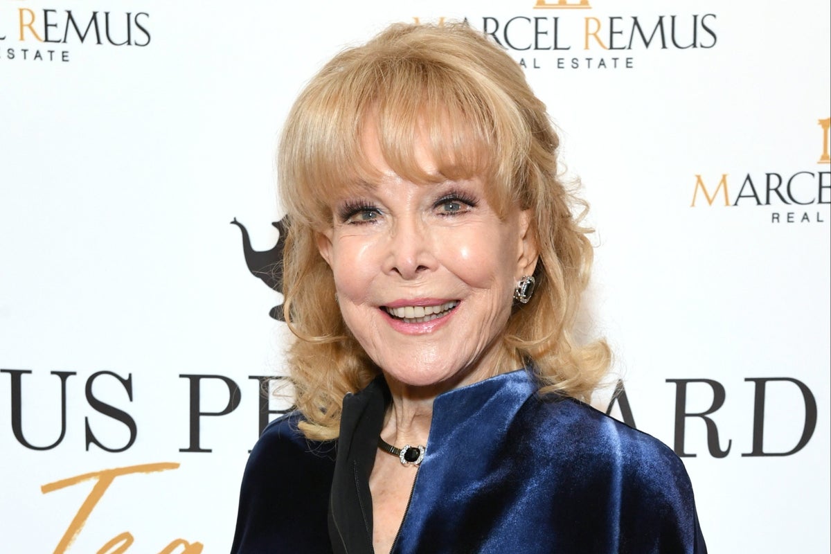 Barbara Eden baffles fans with 'ageless' appearance at 94