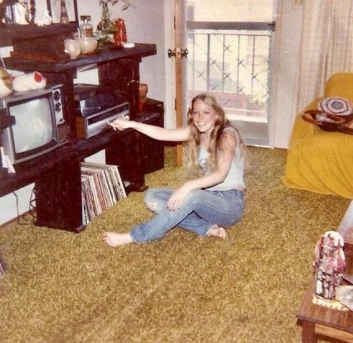 20 photos of what the stereo looked like in the 1970s
