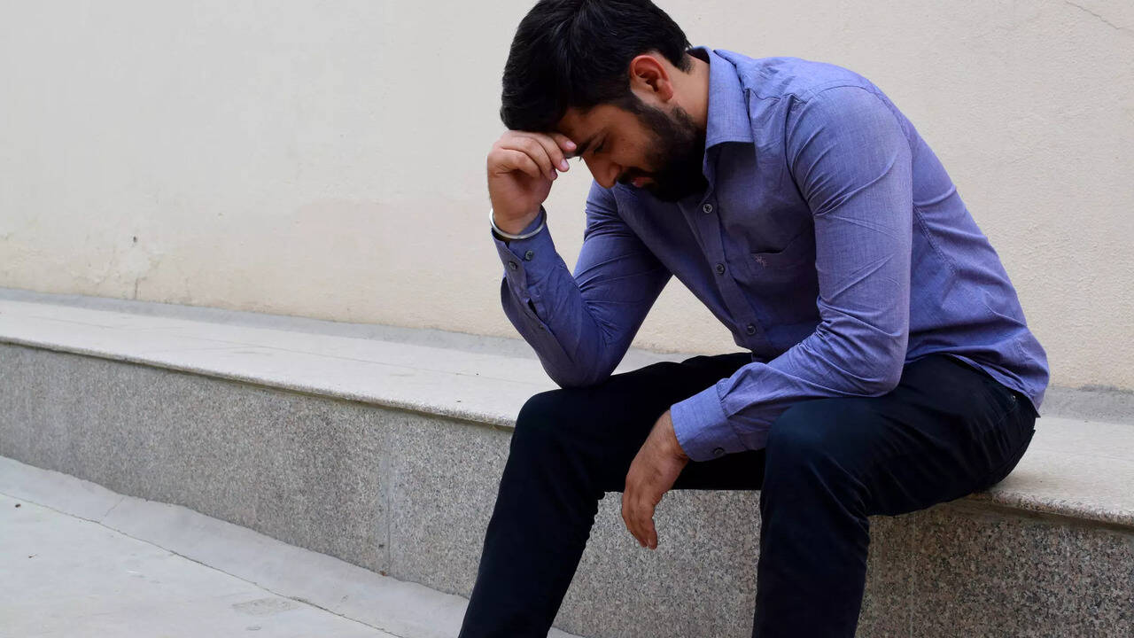 US weekly jobless claims rise to 2.19 lakh, but labour market remains ...