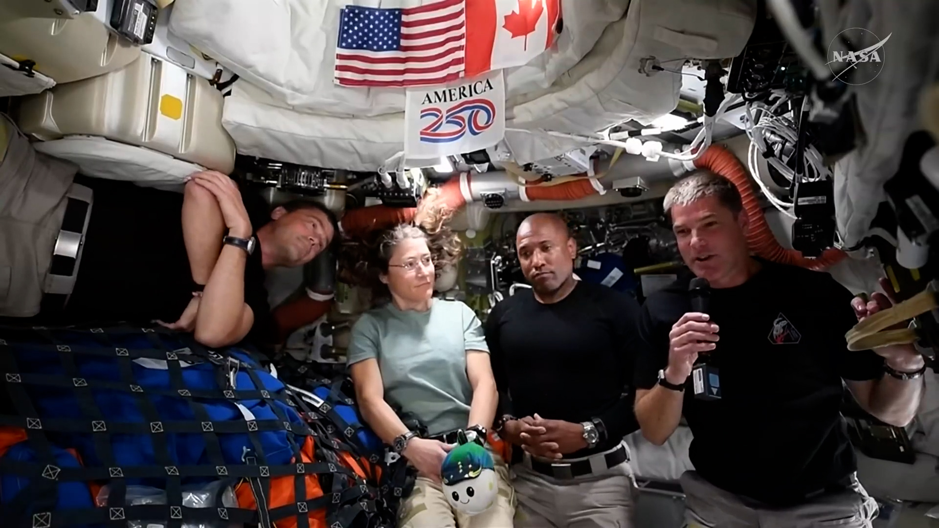Canadian astronaut Jeremy Hansen answers questions in space