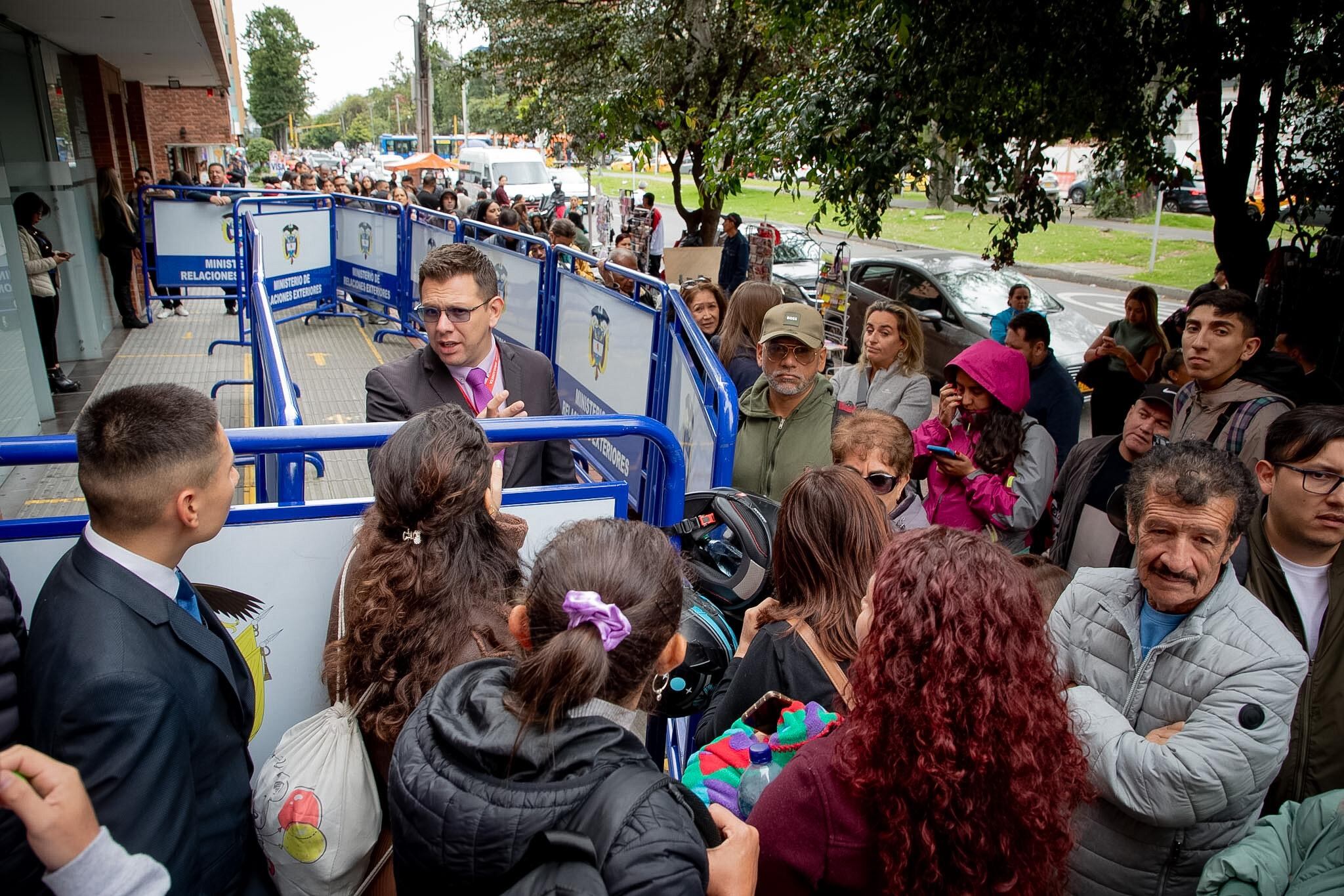 No son solo los pasaportes: lista completa de trámites suspendidos en ...