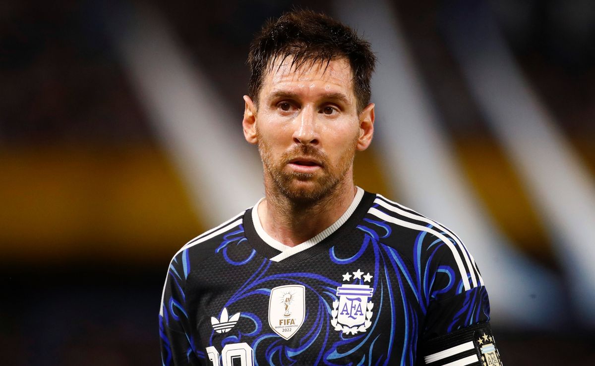 Lionel Messi reportedly sidelined from main group during Argentina’s ...