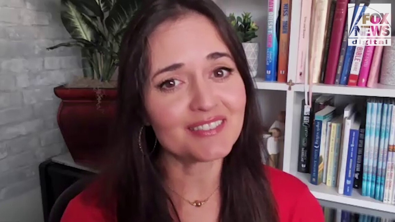Danica McKellar reacts to all the 'Wonder Years' cast members turning 50