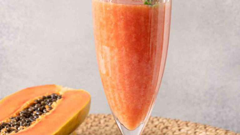 Licuado de papaya con avena: para desinflamar el abdomen en las mañanas