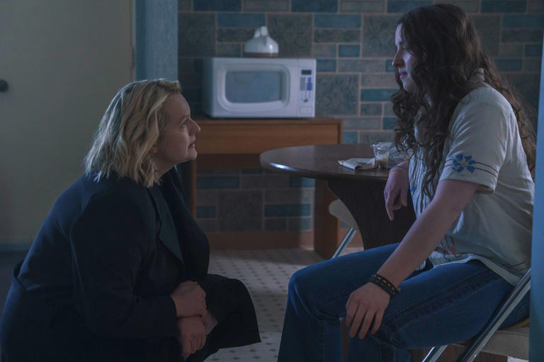 Lucy Halliday was 'in awe' of Elisabeth Moss on “The Testaments” set ...