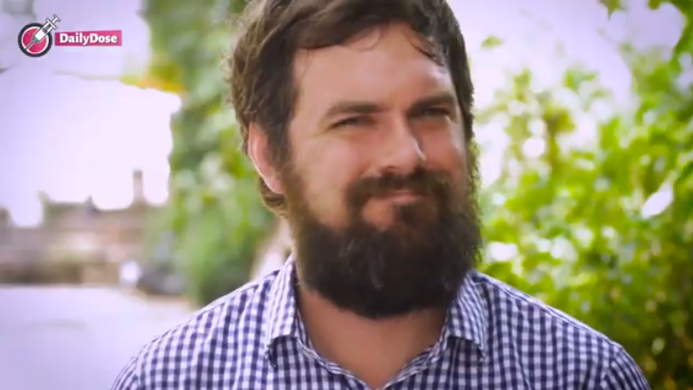 Man notices something unusual near him, what he did next shocked everyone