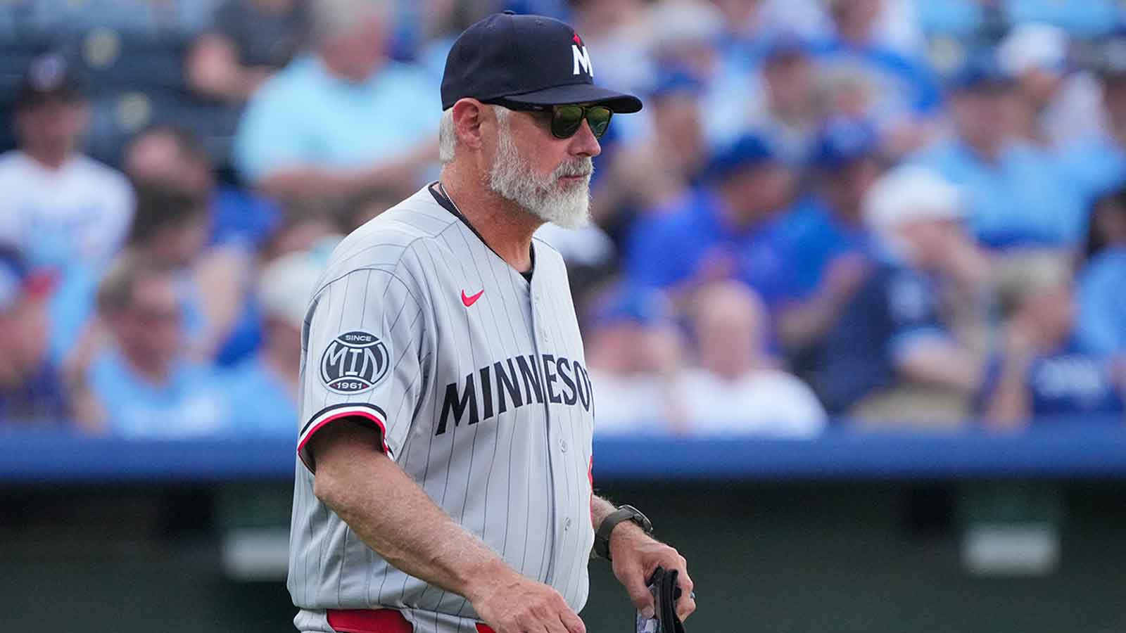 Twins sign former Blue Jays reliever to minor league contract