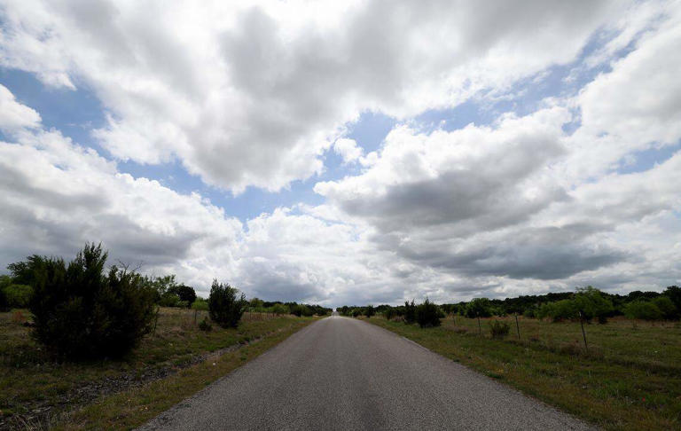 Data center battles erupt across Hood & Somervell counties. Here's what ...