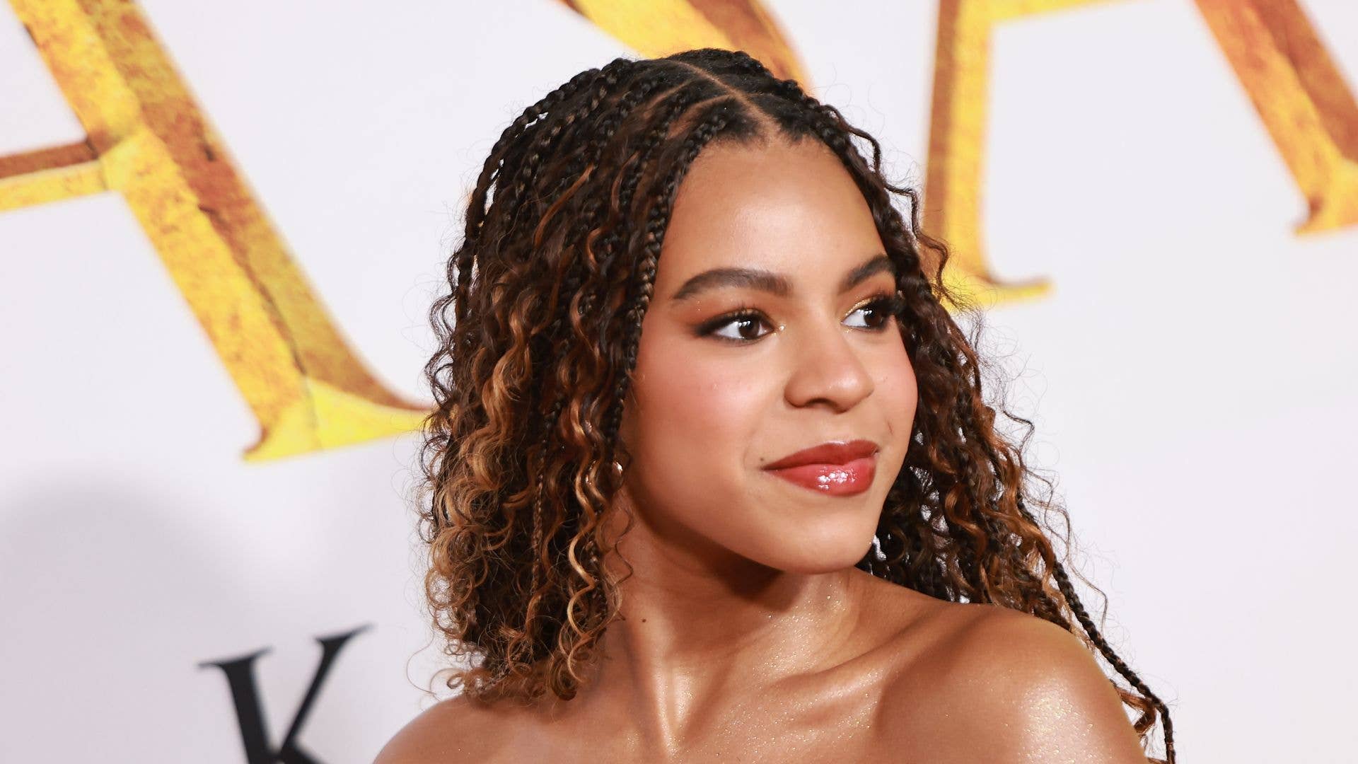 Stylish Blue Ivy, 14, towers over mom Beyoncé and grandmother Tina ...