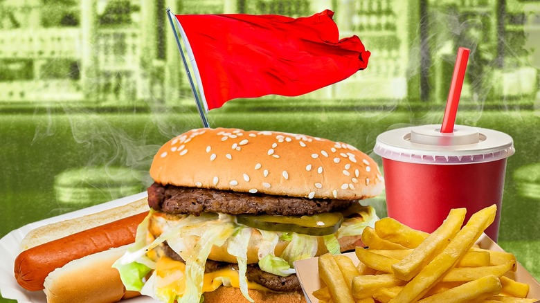 13 fast food red flags that should send you running