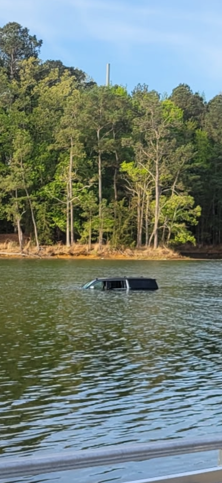 York-Poquoson Sheriff’s Office investigates submerged vehicle