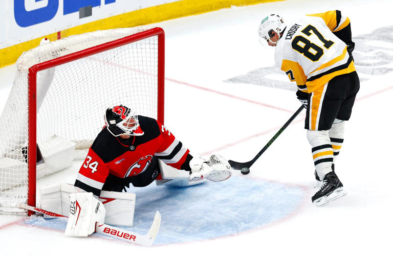 Pittsburgh Penguins clinch a playoff spot, ending their 3-year drought