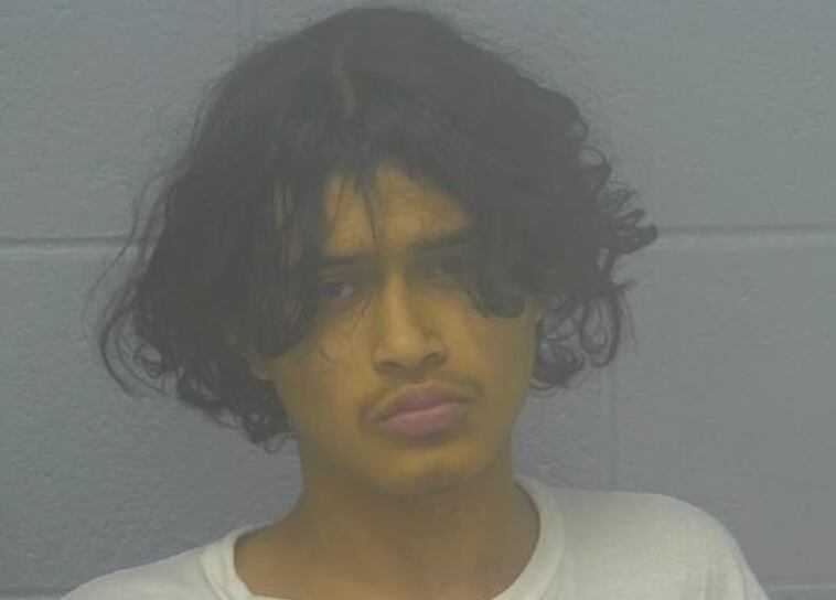 ICE issues arrest detainer for teenager accused in deadly shooting of ...