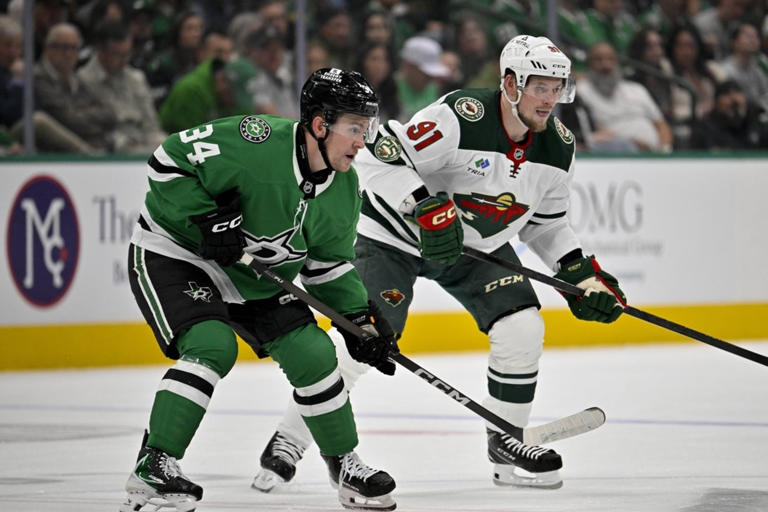 Jason Robertson's 3rd-period goal helps Stars rally past Wild