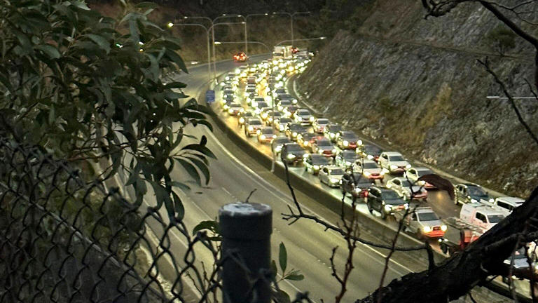 Commuters trapped in South Eastern Freeway gridlock blast lack of signage
