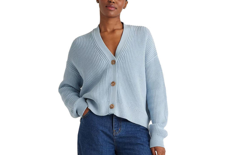 Quince just restocked its best spring travel staples—shop linen tops ...