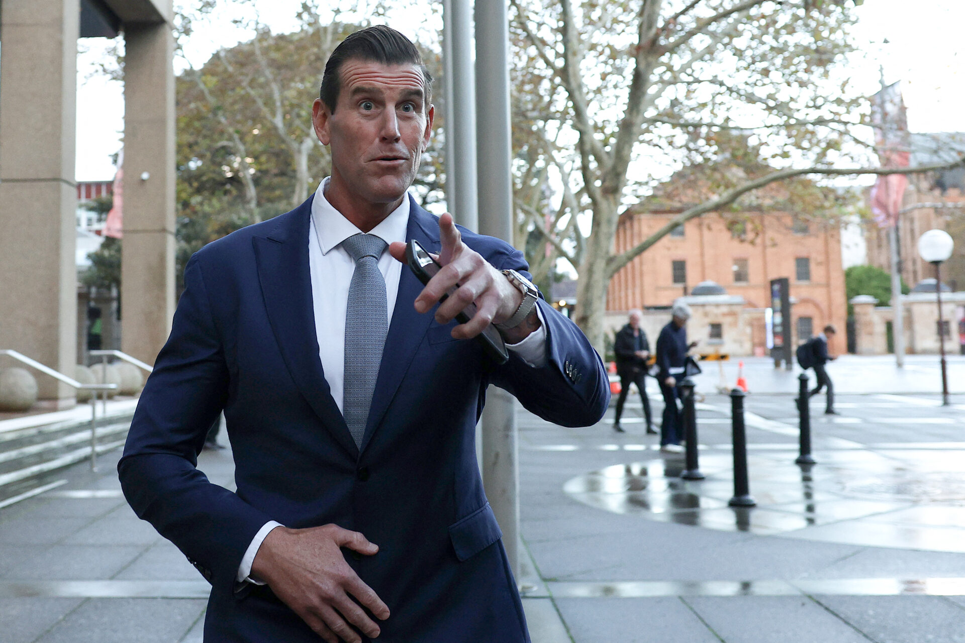 El soldado más condecorado de Australia enfrenta cargos por actos ...