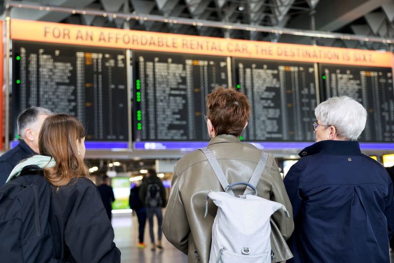 Lufthansa flights disrupted as cabin crew stage strike