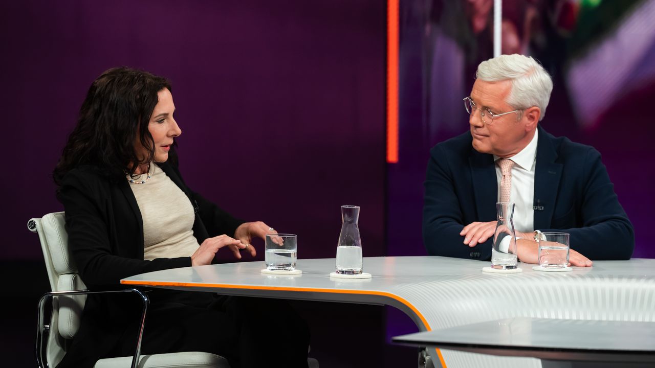 Autorin Juli Zeh verliert bei Illner die Fassung: "Sie wollen das jetzt ...