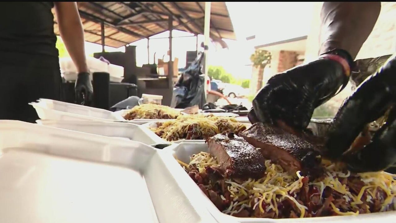 Crowds wait hours in Addison for TikTok‑famous 5‑pound loaded baked potato