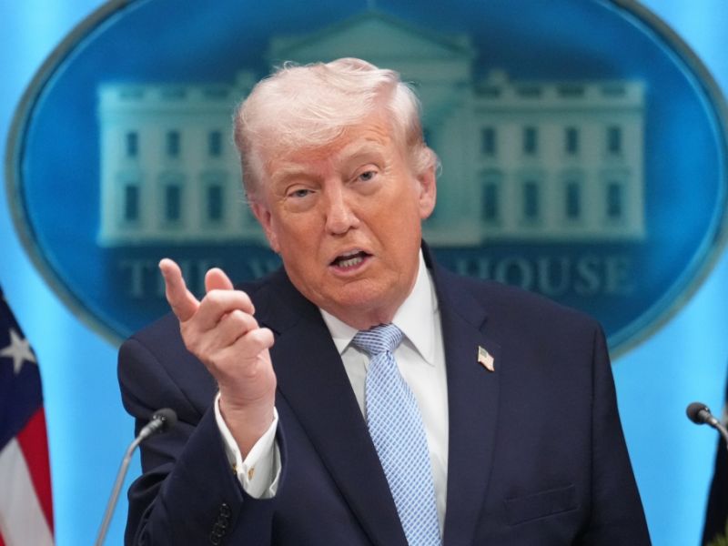 Donald Trump unter Druck: Ballsaal sorgt für Eklat - Trumps ...