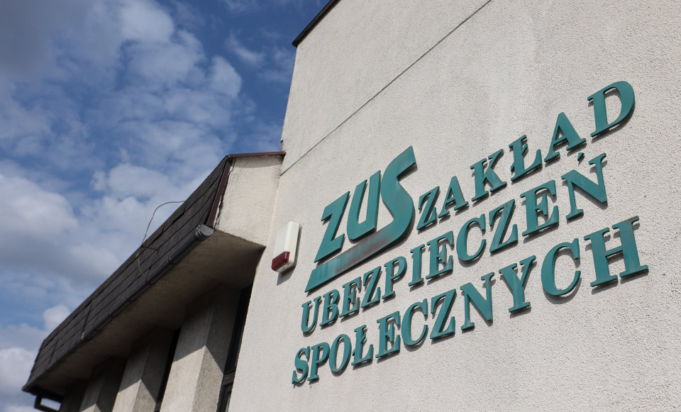 Nowe emerytury w maju 2026 - tabela netto z wyliczeniami. ZUS przekaże ...