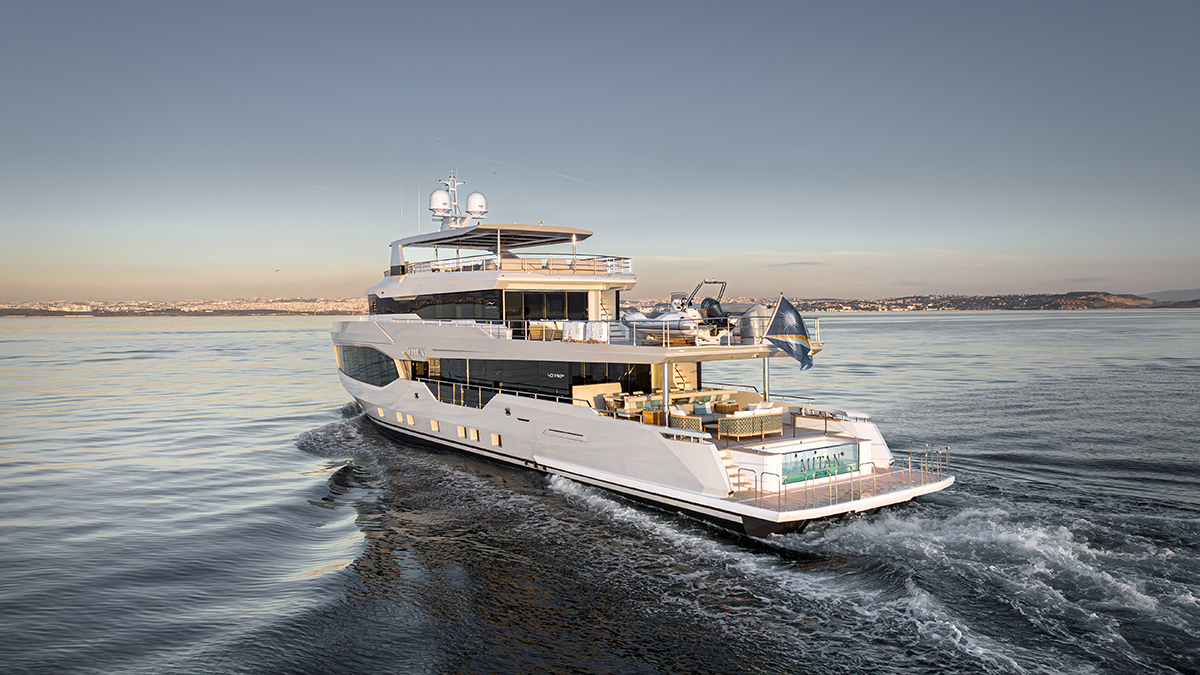 'Mitan' explorer yacht in photos
