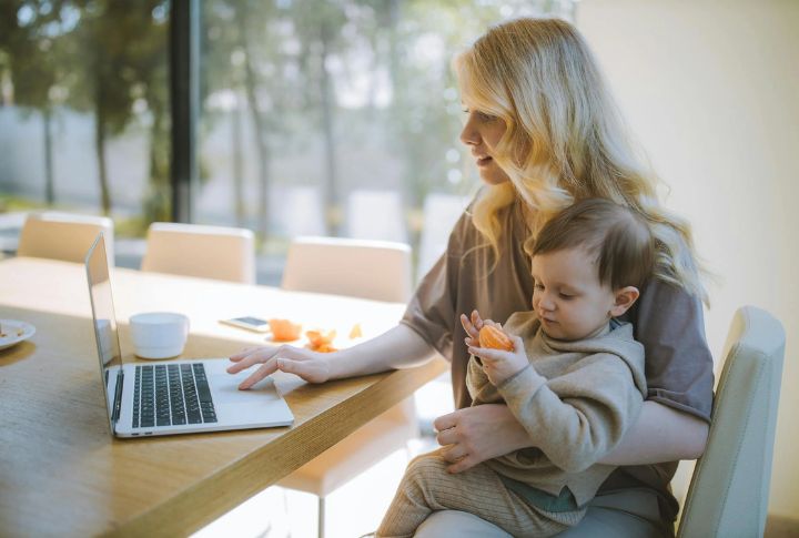 10 work from home jobs for moms