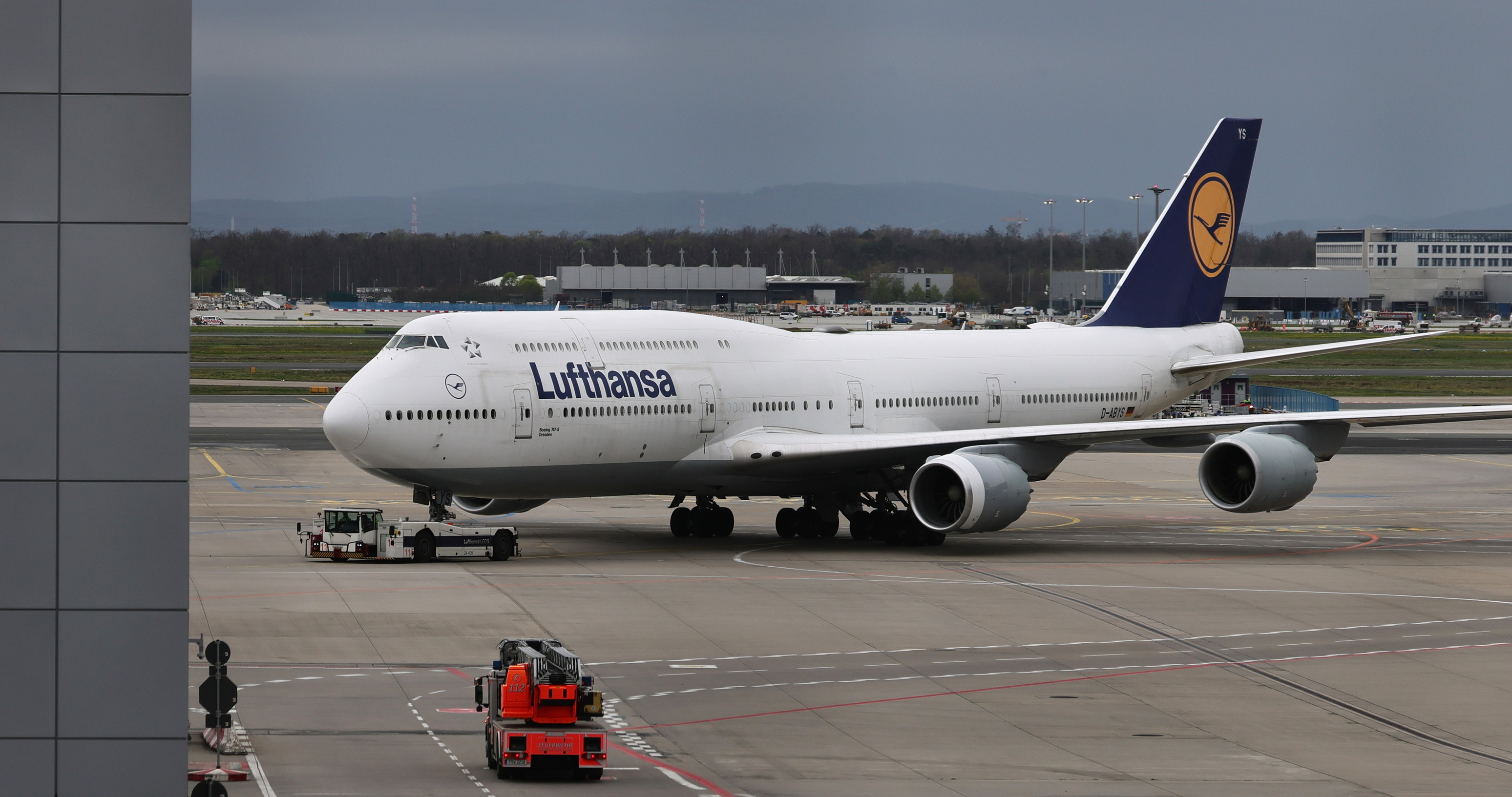 Sciopera il personale di cabina Lufthansa, a Francoforte cancellati 580 ...