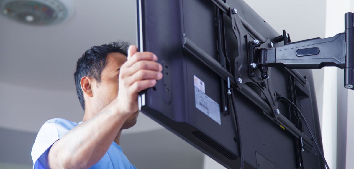 Fernseher: Wer das tut, schaltet 3 versteckte Funktionen frei