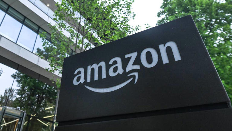 Amazon's $130 4-tier storage rack that holds 500 pounds is just $90