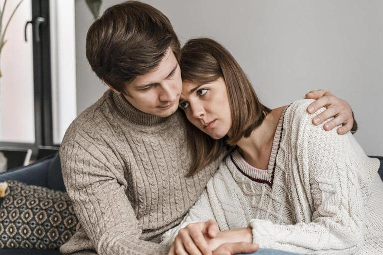 7 tanda-tanda love bombing dalam hubungan, jangan sampai terjerat!