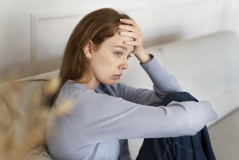 7 tanda-tanda love bombing dalam hubungan, jangan sampai terjerat!