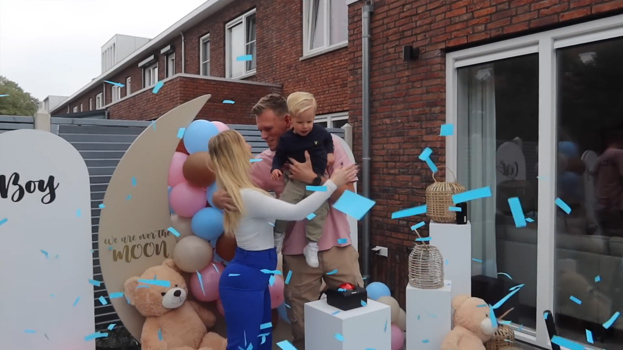 Een groot familiemoment: het geslacht van de baby wordt onthuld