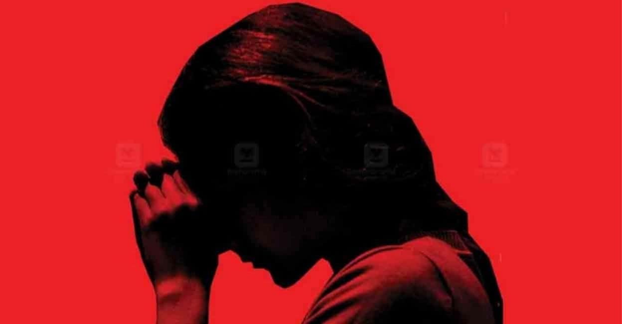 Kasaragod man booked for assaulting wife over WhatsApp chats with other ...