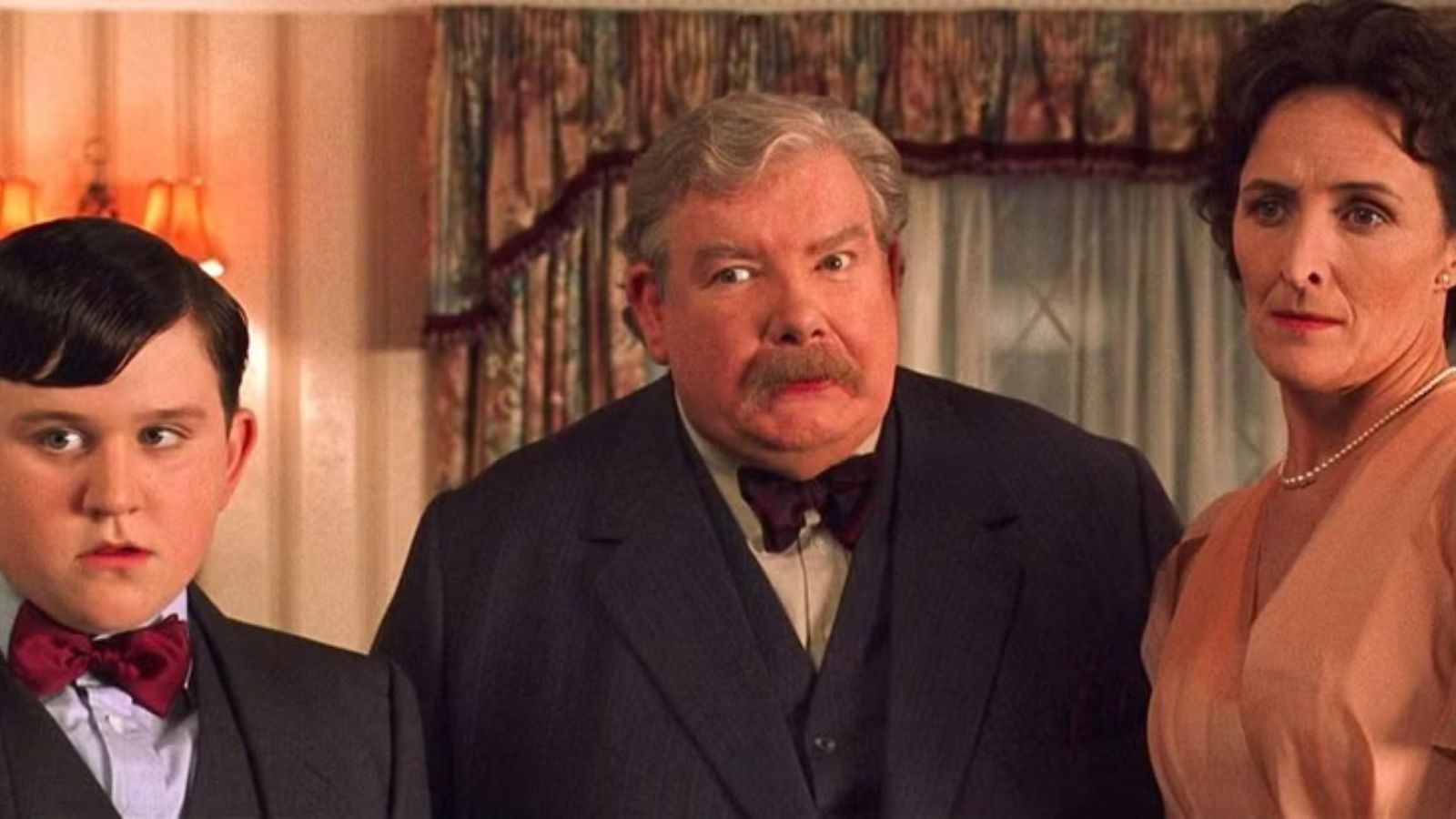 15 movie scenes that were cut for making no sense