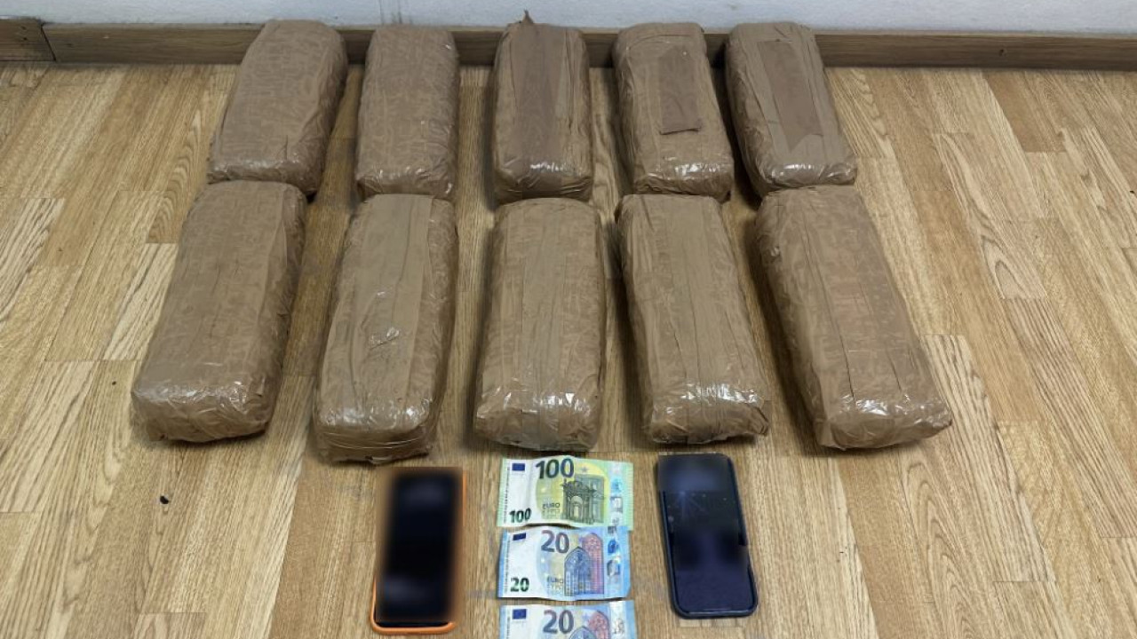 Συνελήφθησαν 2 άτομα για κατοχή και διακίνηση άνω των 10 κιλών κάνναβης