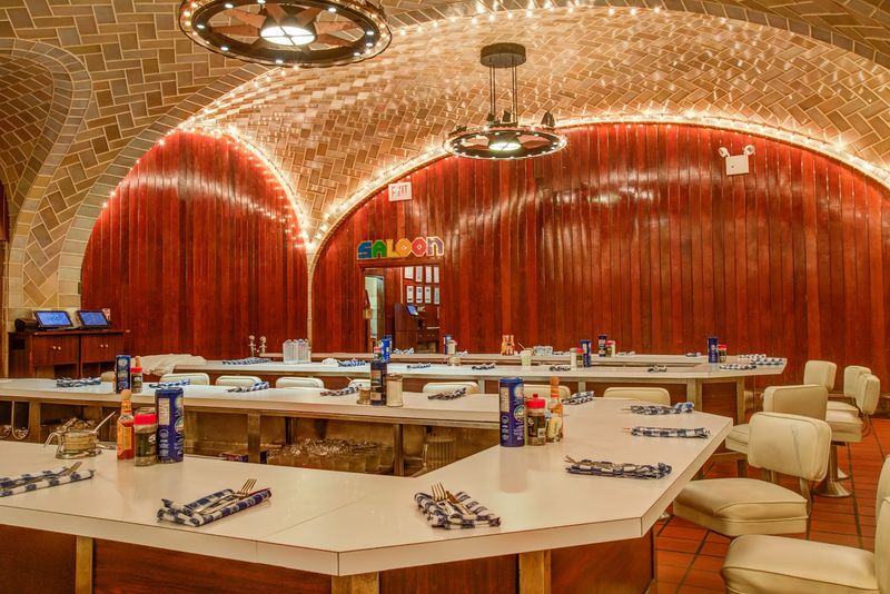 12 US restaurants that are just as famous for the atmosphere as the food