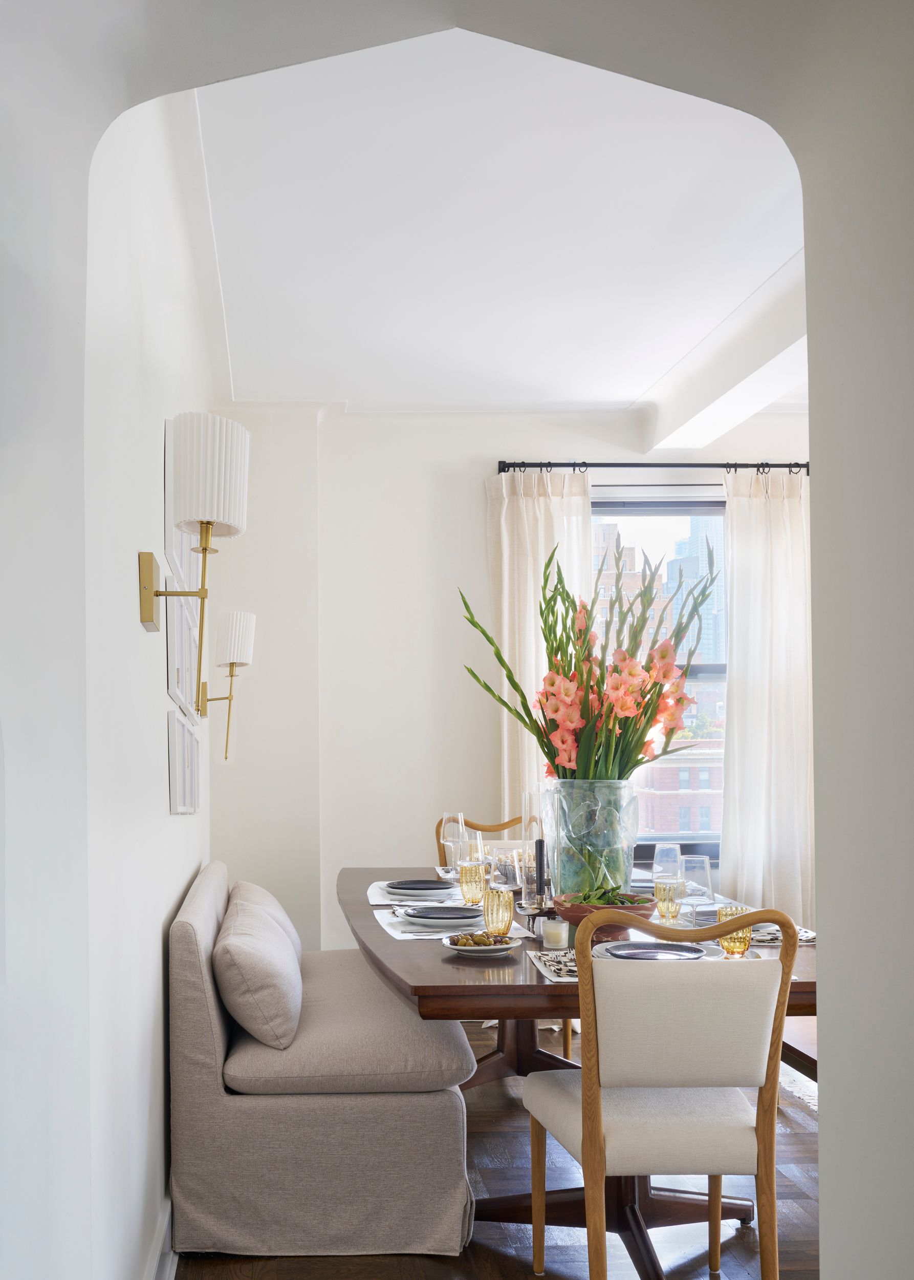 17 small dining room ideas that serve a crowd