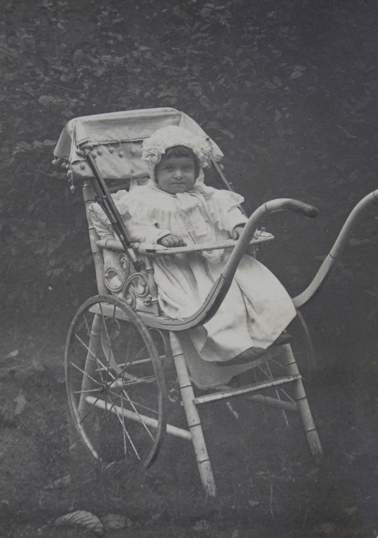 Helen Keller and Anne Sullivan: A deafblind pioneer and her ...