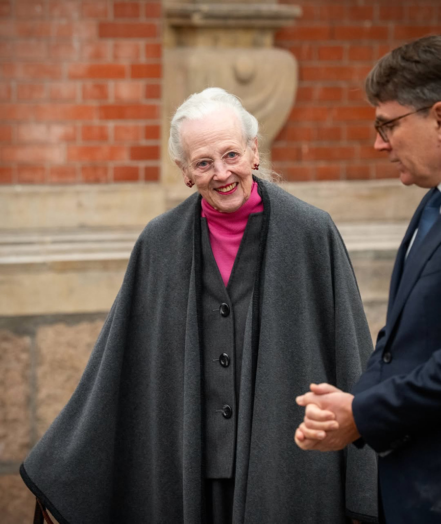 Bilderna på drottning Margrethe väcker oro – tvingas få hjälp