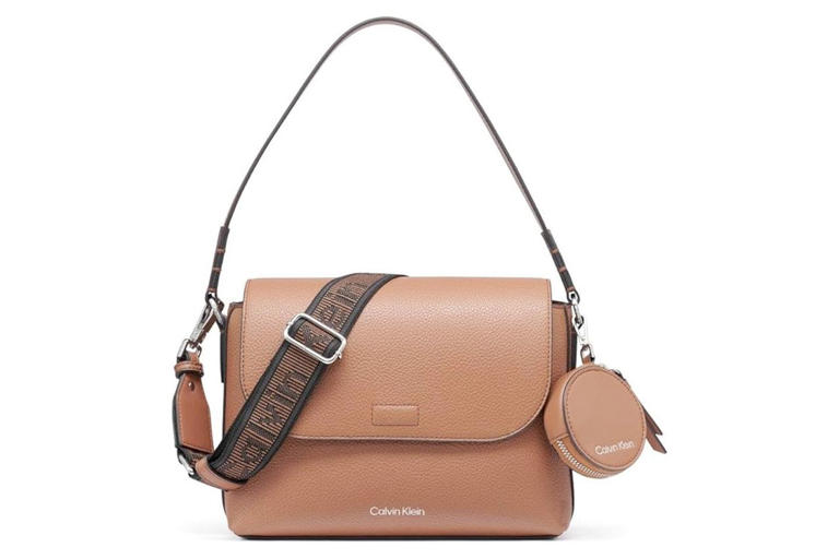 Kendall Jenner’s Kate Spade purse is a practical everyday staple — get ...