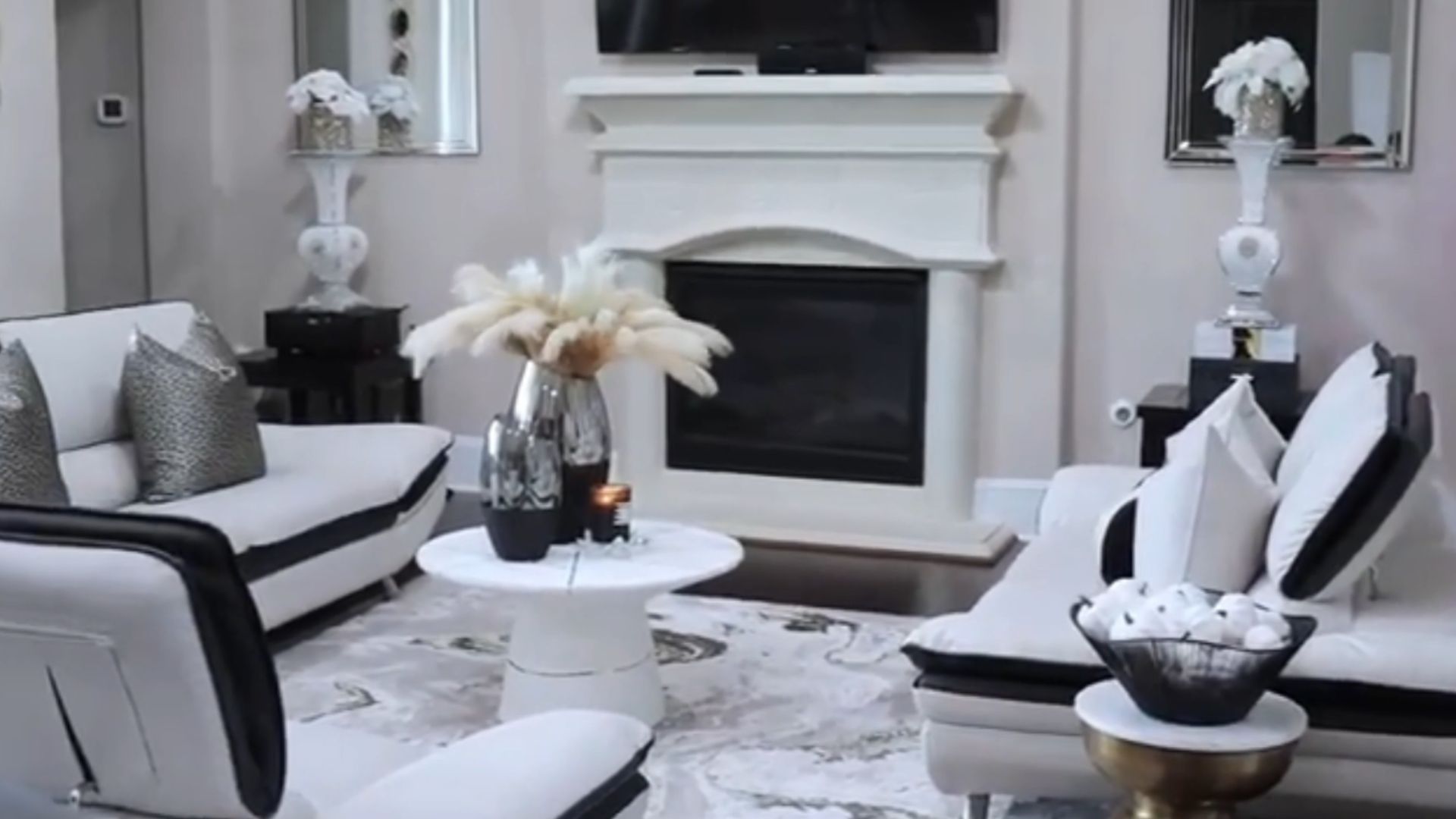 Ultimate living room refresh clean, declutter, and fall decorating ideas